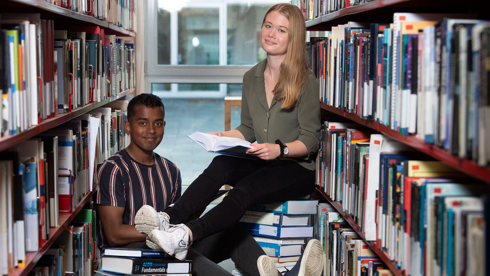 Bibliotek - Aalborg Universitet